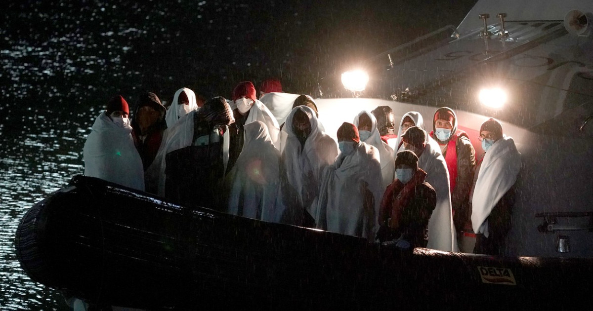 67 de persoane au traversat Canalul Mânecii în noaptea de Crăciun ...