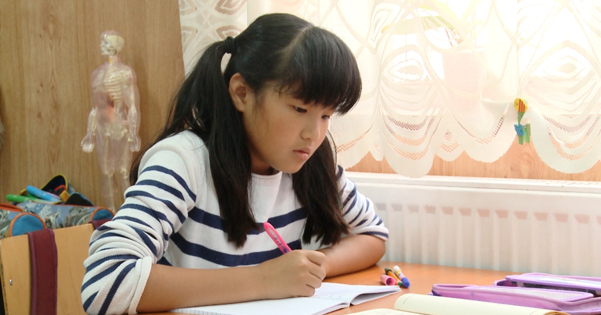 Copii străini, elevi în România | Digi24