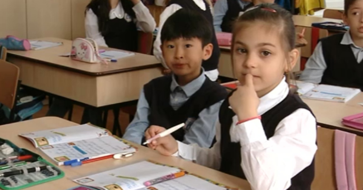 Copii străini, elevi în România | Digi24