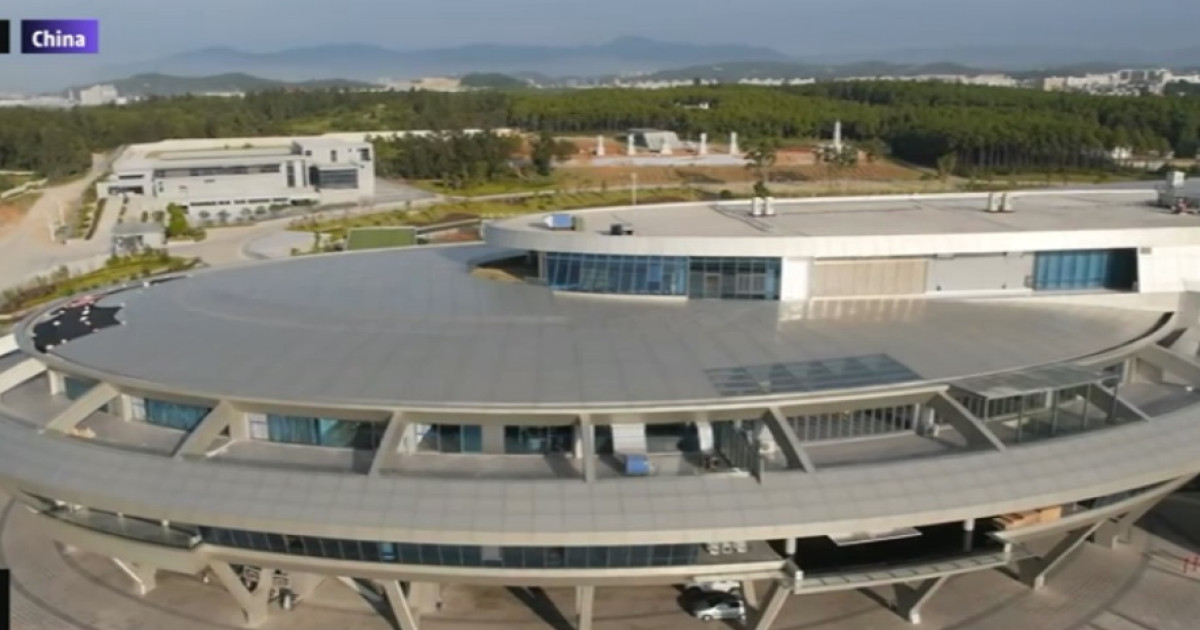 Clădire creată după USS Enterprise, nava simbol a serialului SF Star ...