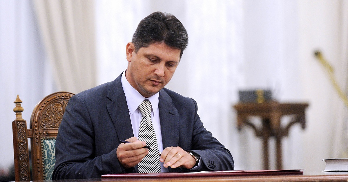 Liberalul Radu Carp acuză: Titus Corlățean a fost ridicat în grad ...