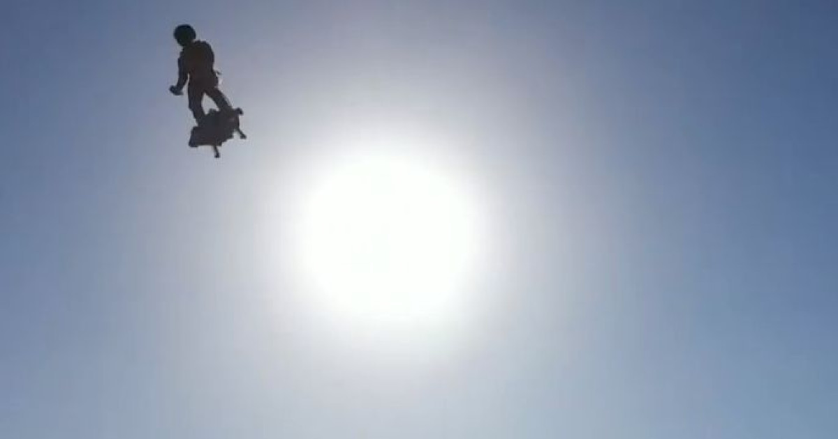 VIDEO. Flyboard Air, unul dintre cele mai performante hoverboard-uri ...