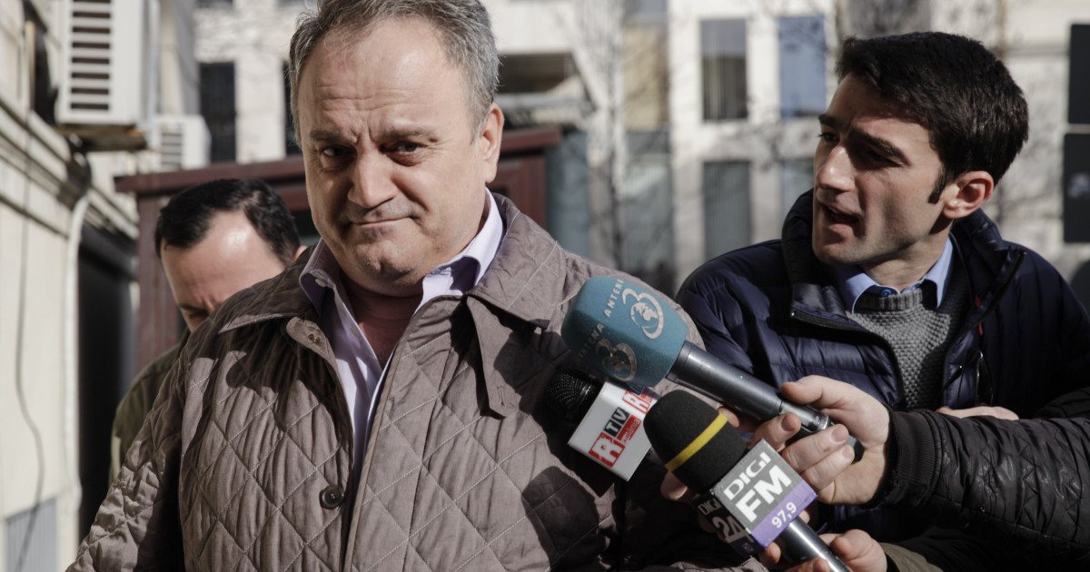 Fostul ministru Gabriel Sandu, la DNA | Digi24