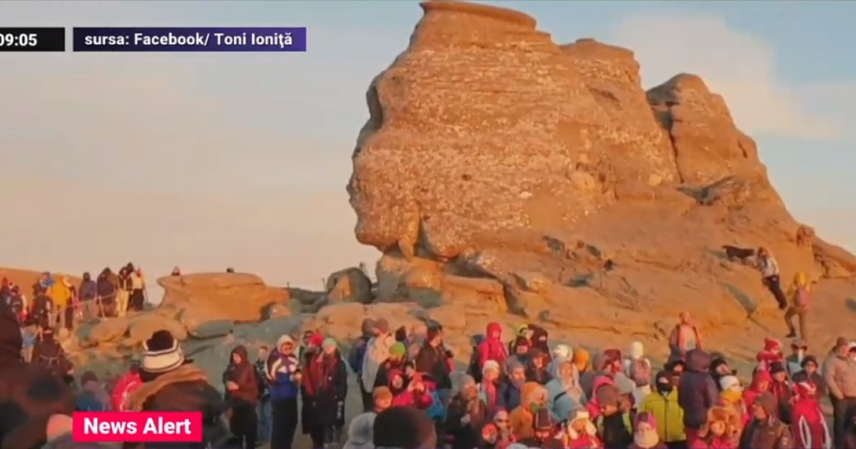 Aglomerație la munte, pe platoul Bucegi, unde sute de români au ...