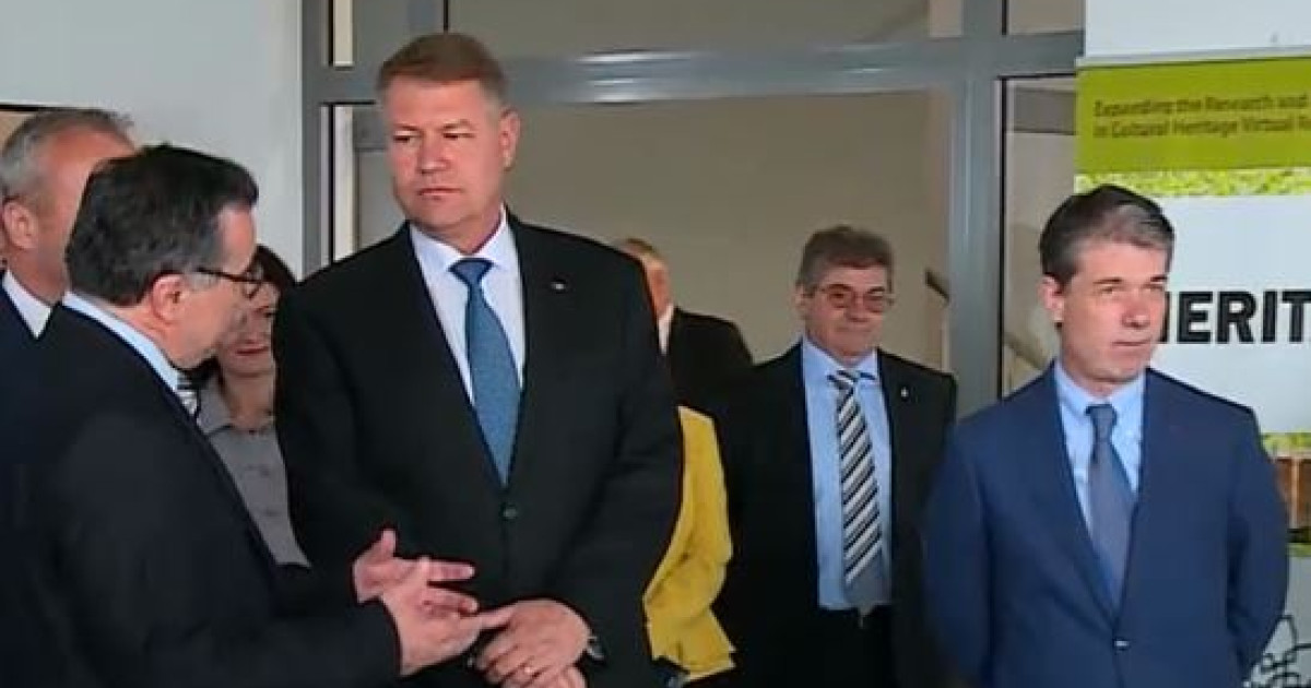 VIDEO. Iohannis, întâmpinat de un robot la Brașov | Digi24