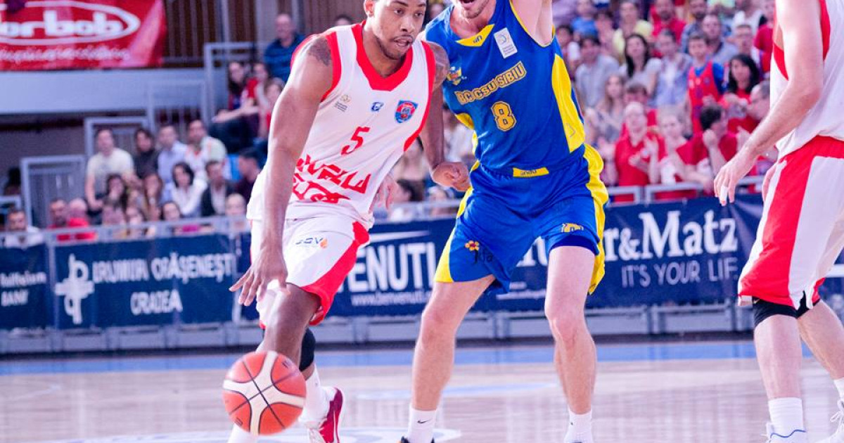 BASCHET. CSM Oradea câștigă al doilea meci cu CSU Sibiu și trimite ...