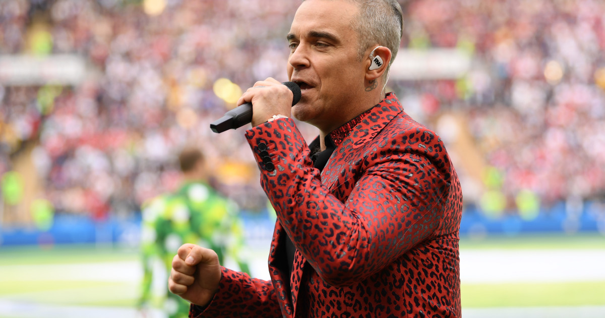 FOTO: Robbie Williams, gest obscen în timpul ceremoniei de deschidere a ...