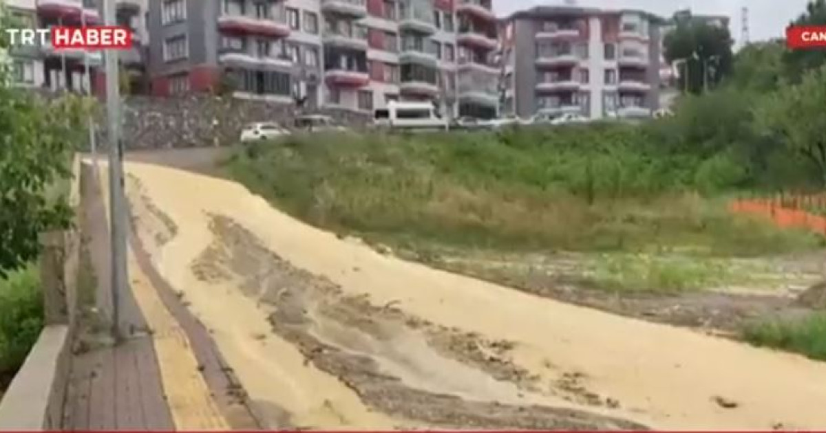 Inundații în mai multe zone din Turcia: străzi și locuințe înghițite de ...