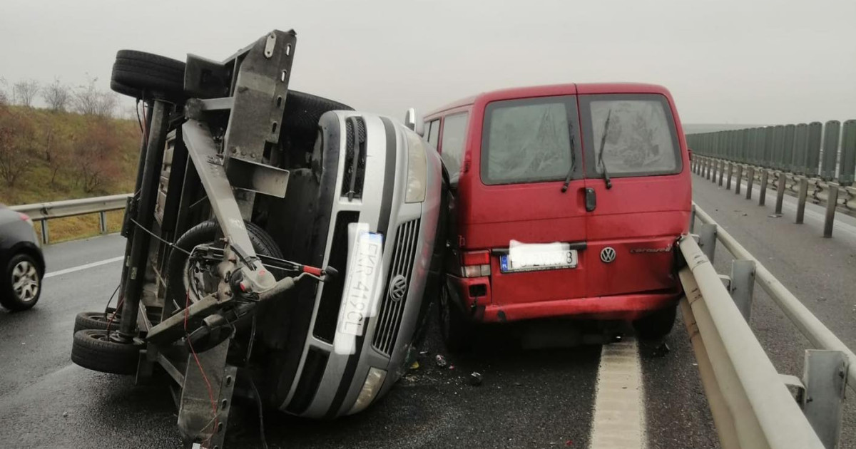 Accident cu trei mașini în apropiere de Timișoara. O persoană a fost ...
