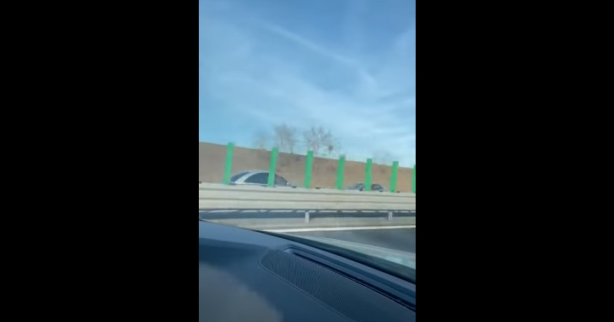 Șofer filmat pe contrasens pe Autostrada Constanța - București. Rula cu 120 km/oră. "M-am ...