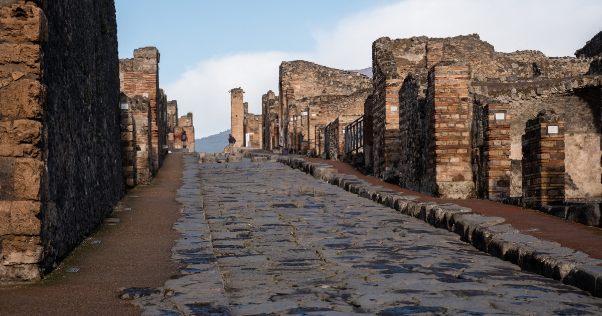 Drum roman vechi de 2.000 de ani, descoperit în centrul orașului Cluj ...