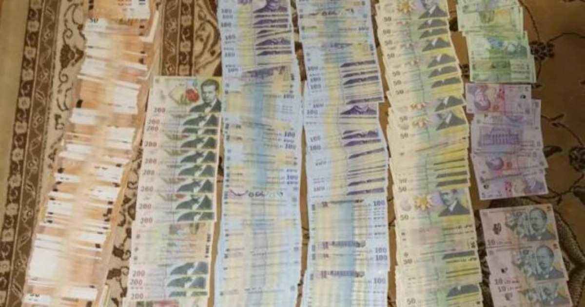 FOTO. Bani, înscrisuri şi materiale importante pentru anchetă ...