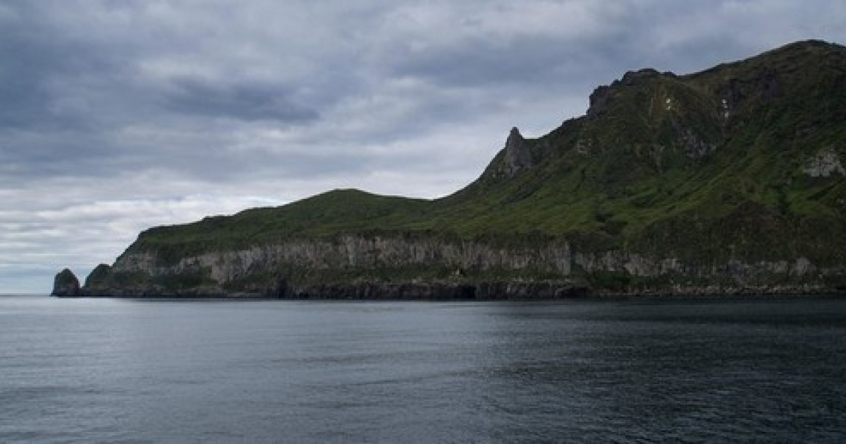 Ofertă de lucru pe o insulă îndepărtată și nelocuită din Oceanul ...