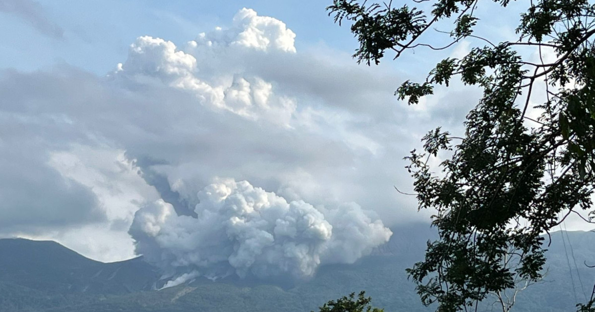 Un vulcan din Costa Rica a erupt exploziv și a contaminat apele din ...