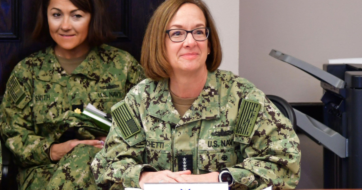 Joe Biden a numit o pe Lisa Franchetti la conducerea US Navy. Este ...