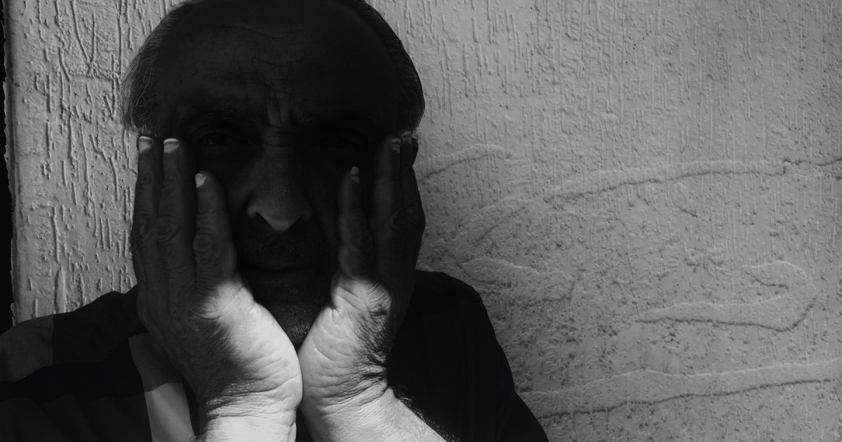 Azilele groazei în varianta din Africa. Bătrânii sunt bătuți și ...