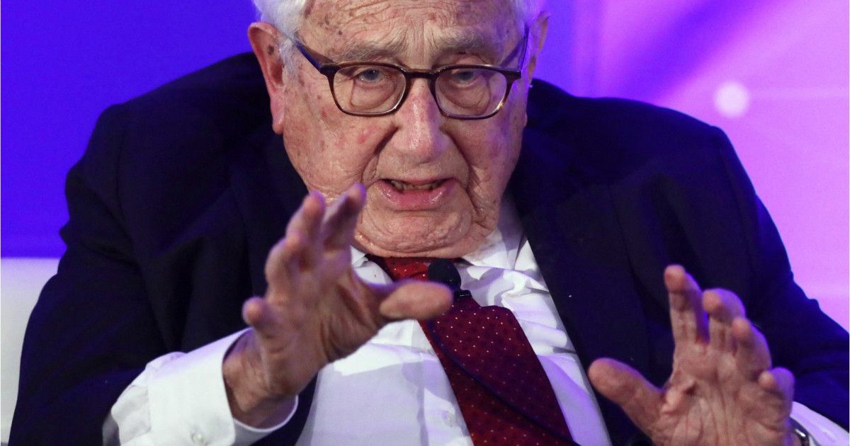 Henry Kissinger crede că omenirea ar putea fi înlocuită de roboți în 5 ...