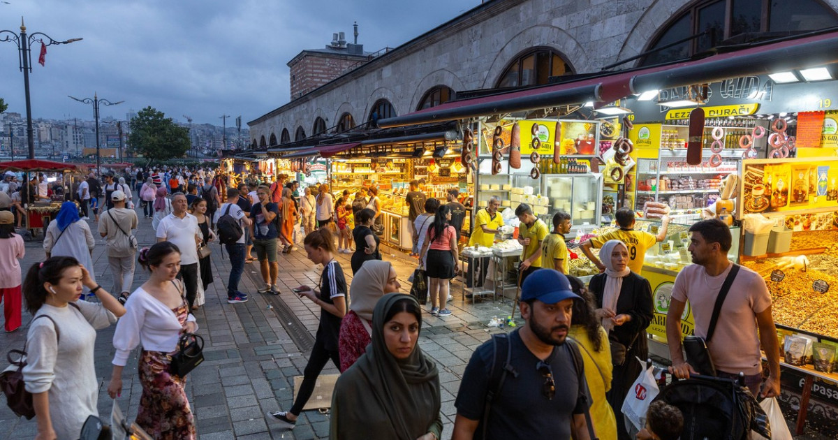 Banca centrală a Turciei a crescut dobânda cheie cu încă 5% și i-a luat ...