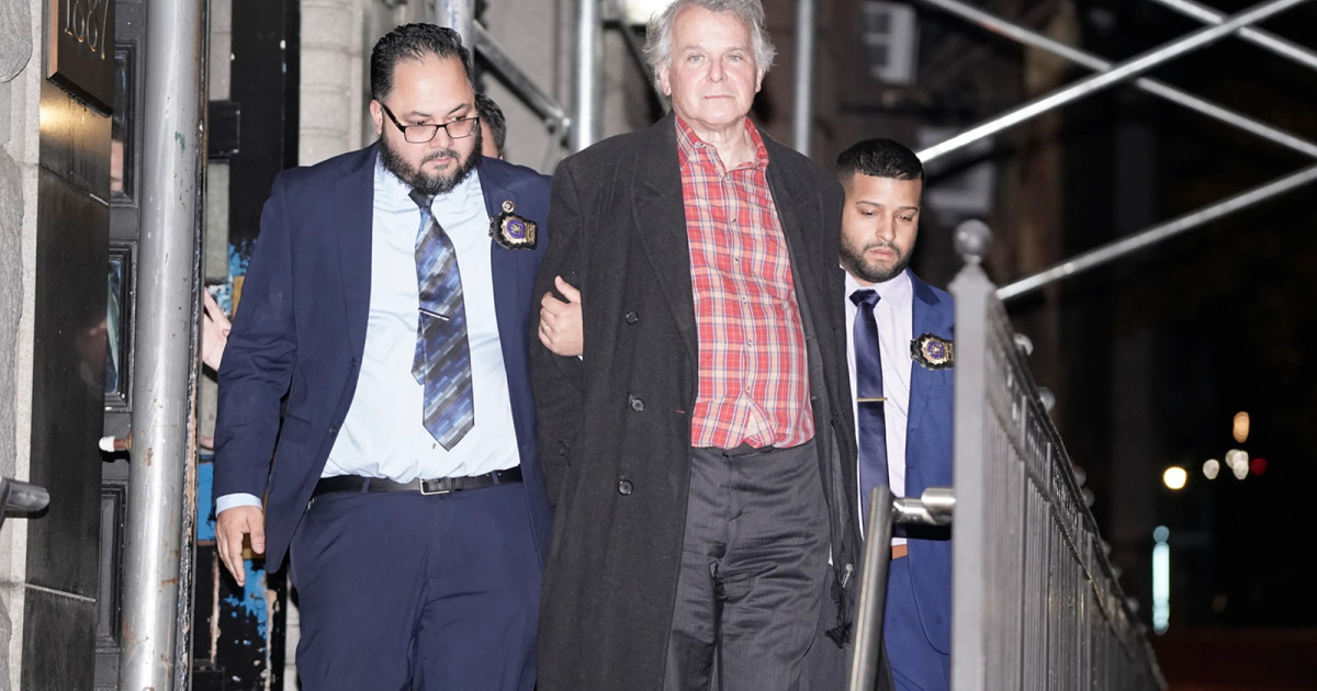 Un fost diplomat american a fost arestat după ce a adresat remarci ...