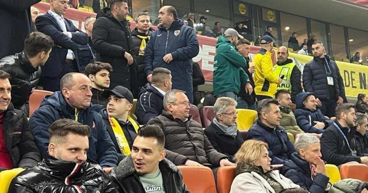 Politicieni în tribune la meciul România-Elveția. Ciucă s-a dus cu fiul ...