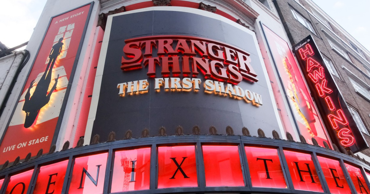 „Stranger Things” este acum și piesă de teatru. Matt și Ross Duffer au ...
