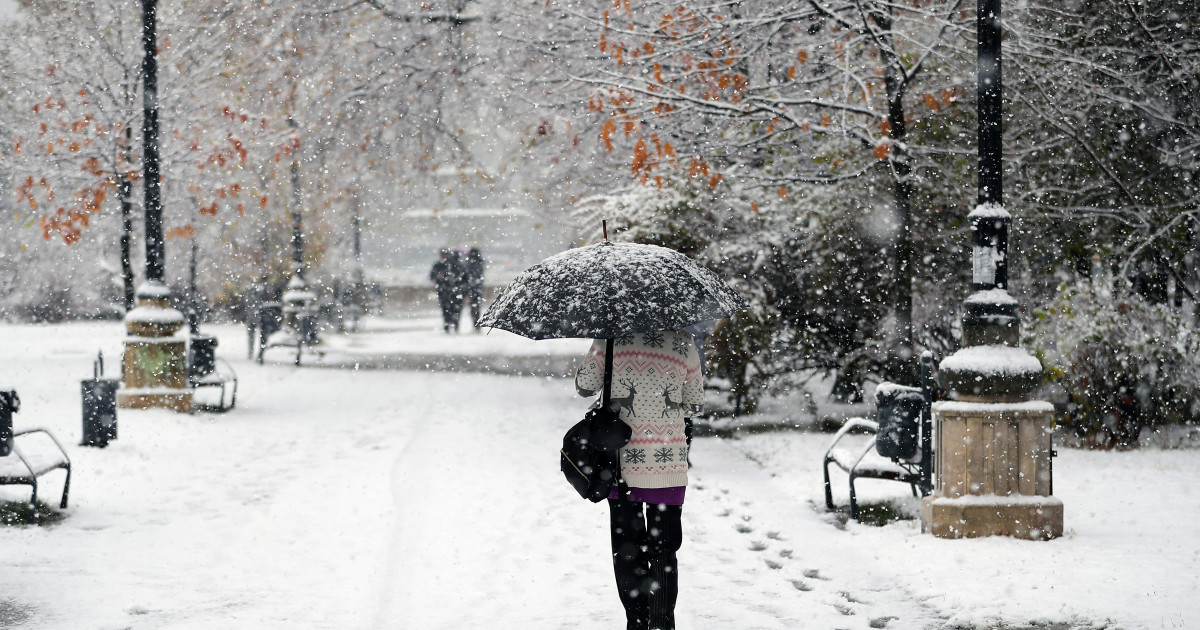 ANM a actualizat prognoza meteo: cod galben de ger și ninsori viscolite până marți. Harta ...