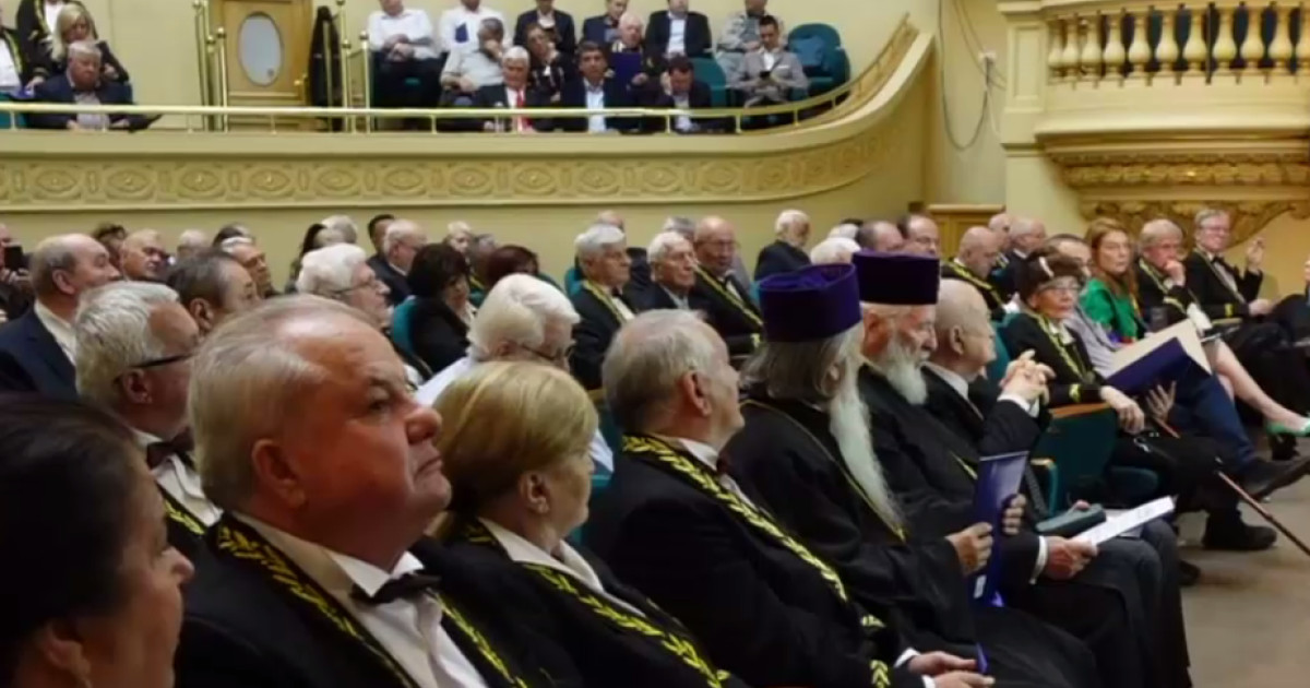 Statul la Stat. Așa-zișii academicieni, membri ai AOSR, primesc ...