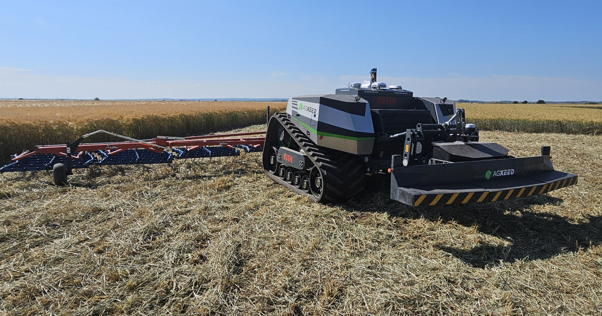 România testează pentru prima dată un robot agricol autonom. Poate ...