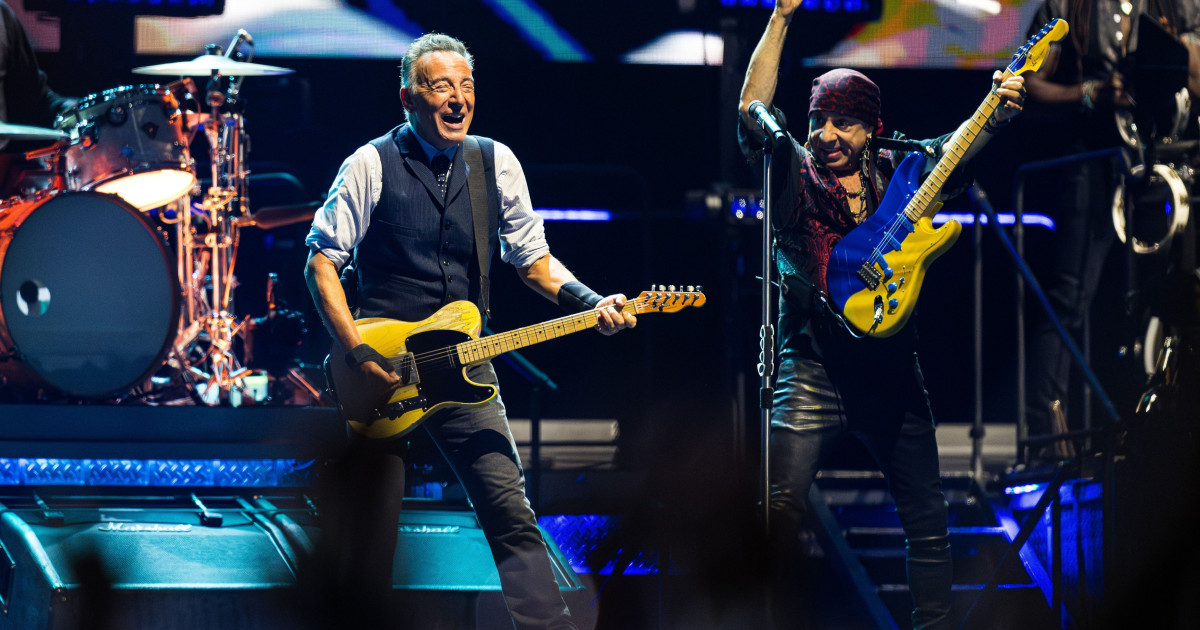 Bruce Springsteen este oficial miliardar. Povestea artistului care la ...