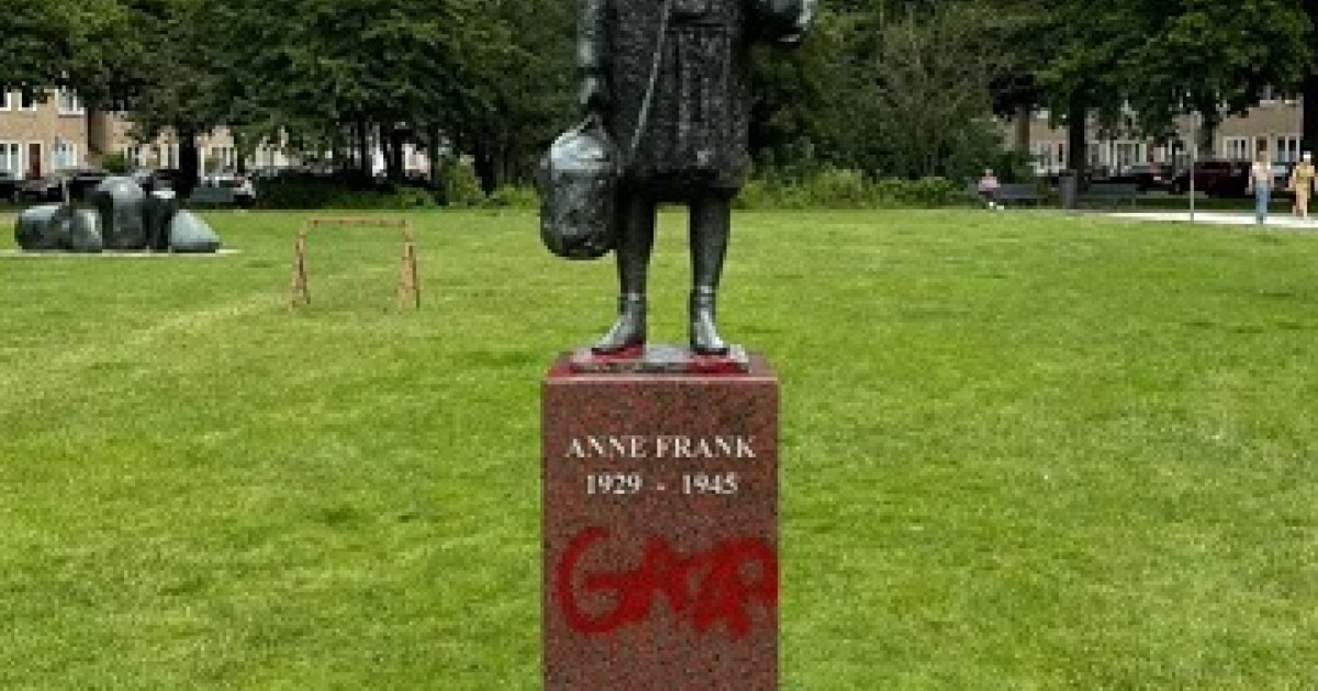 Statuia lui Anne Frank din Amsterdam a fost vandalizată cu mesaje pro ...