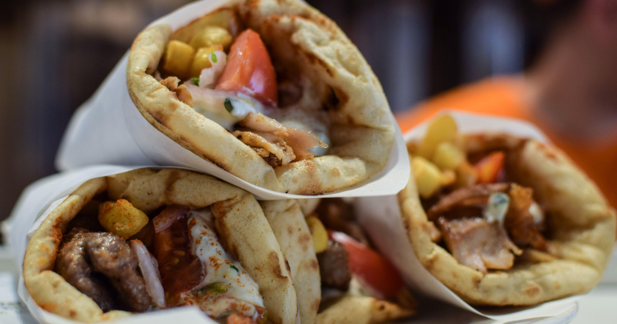 România, lider mondial la consumul de gyros, conform datelor unei ...