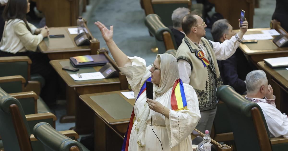 Diana Șoșoacă pierde patru deputați și doi senatori, care au demisionat ...