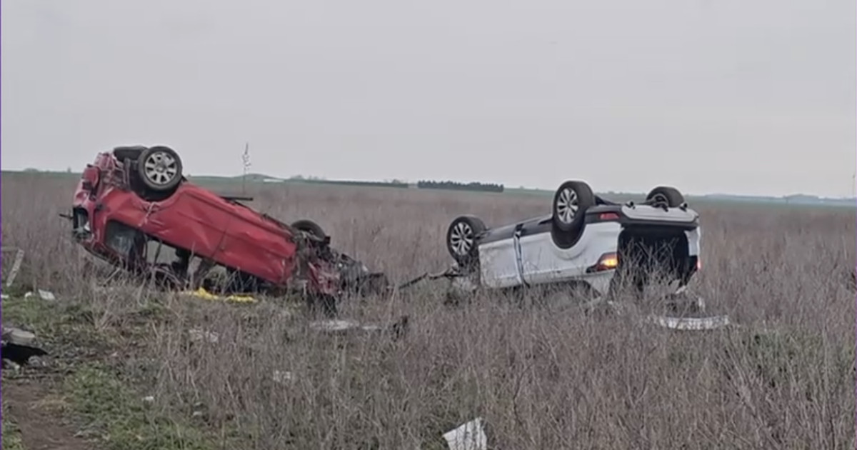 Două mașini s-au ciocnit și au rupt gardul bazei NATO de la Mihail ...