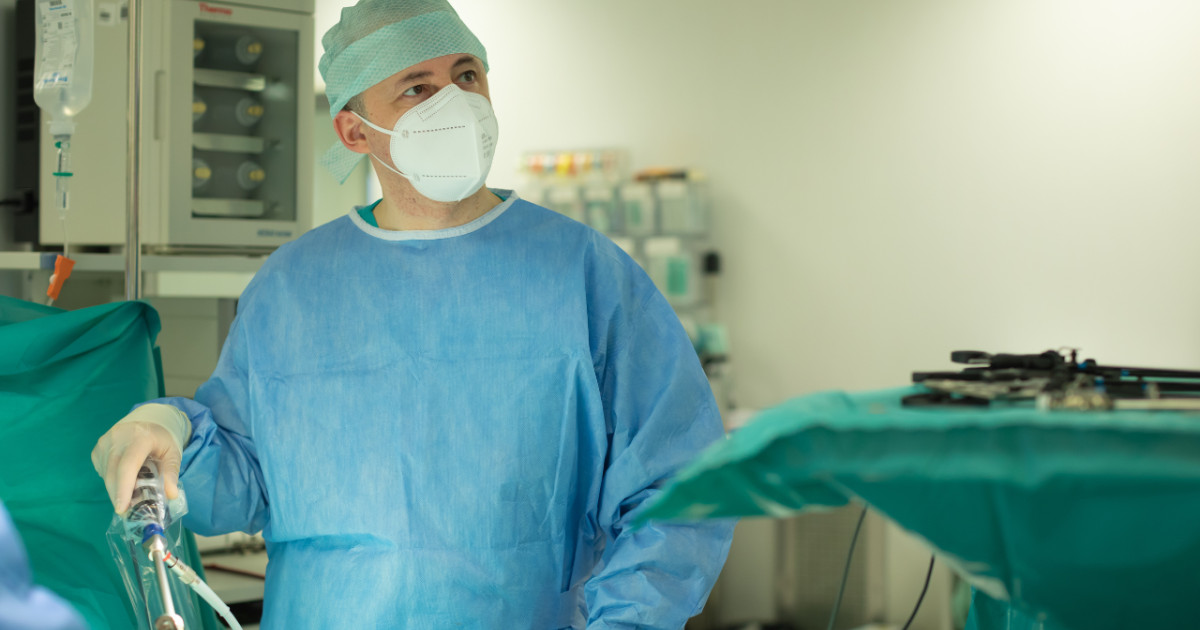 Fibrom uterin de mari dimensiuni operat minim invaziv pentru o ...