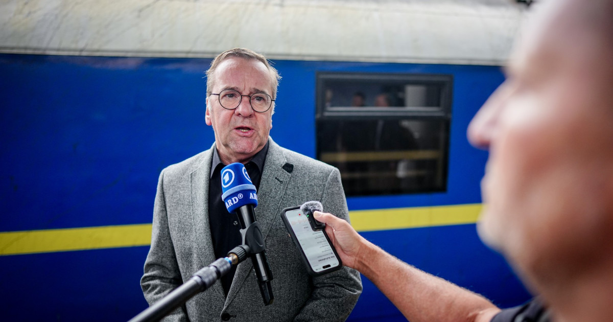 Ministrul german al apărării a mers la Kiev, după ce Moscova a ...