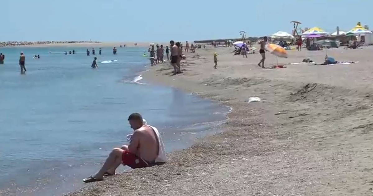 Fenomen rar pe litoral: apa mării s-a răcit brusc, spre dezamăgirea ...