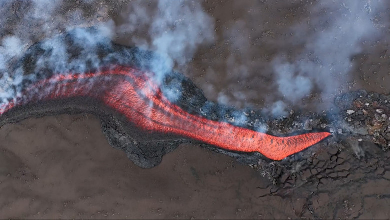 Cel mai mare vulcan activ din Europa a erupt din nou. Imagini ...