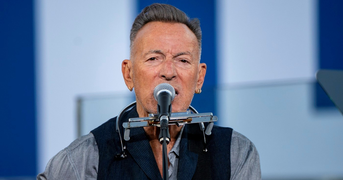 Bruce Springsteen răbufnește pe scenă împotriva lui Trump și ICE ...