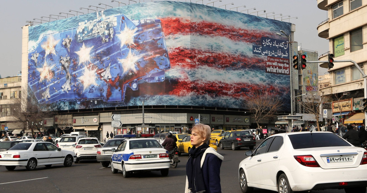 Iranul avertizează SUA printr-un panou în Teheran