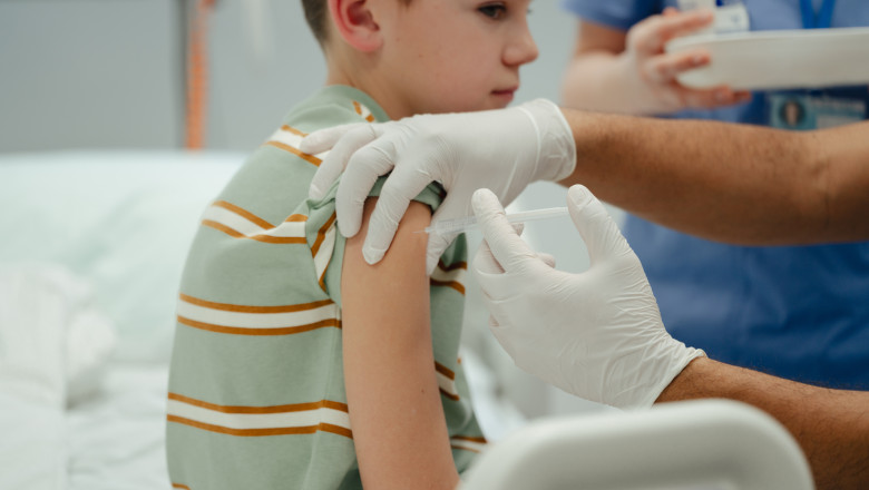 Ce vaccin se administrează la vârsta de 14 ani: La ce boli sunt expuși ...