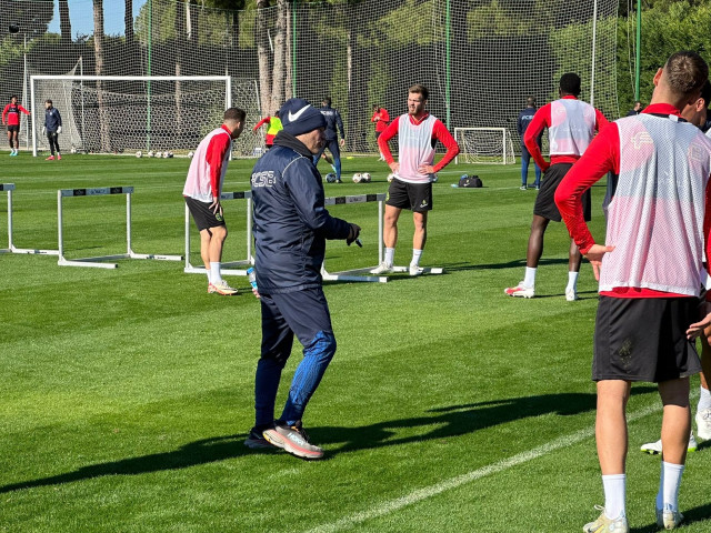 Video&Foto | Jucătorii FCSB-ului, puși la treabă de Thomas Neubert ...