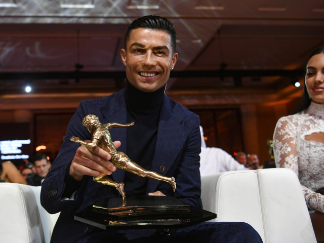 GALERIE FOTO: "Când te retragi?" Cristiano Ronaldo a făcut gluma serii, la Dubai Globe Soccer Awards