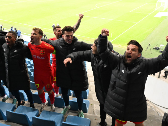 Reacția lui Alex Băluță, după ce fanii olteni au aruncat cu bani falși ...