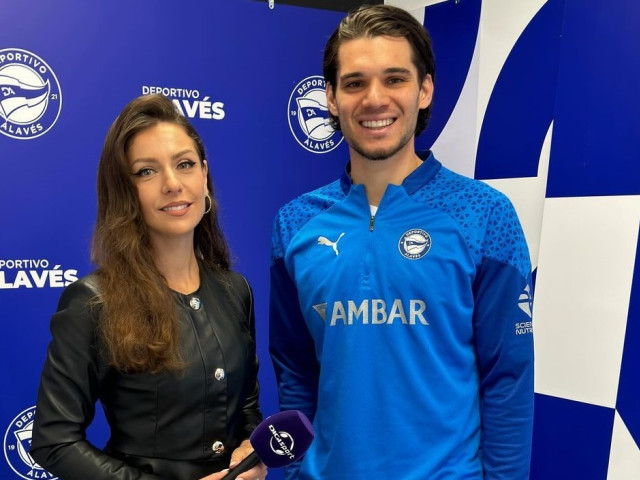 GALERIE FOTO: Ianis Hagi, vizitat în Spania de Simona Țăranu ...