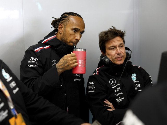 Lewis Hamilton, prezent la lansarea noului monopost Mercedes. Reacția lui Toto Wolff
