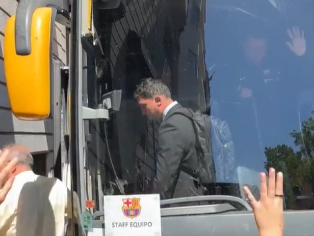 Video | Ce i-au strigat fanii Barcelonei lui Xavi, atunci când autocarul echipei a ajuns în Madrid