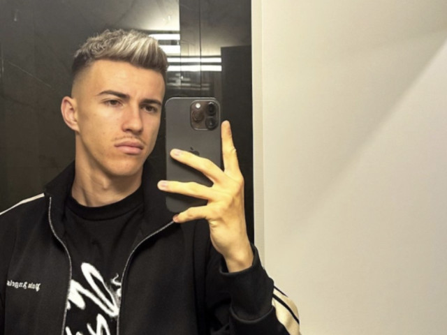 GALERIE FOTO: Octavian Popescu a publicat pe internet poze cu el fără ...