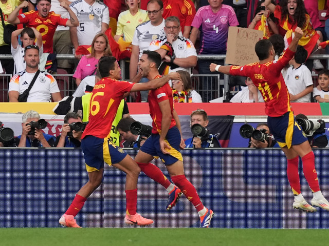 GALERIE FOTO: Spania - Germania 2-1. Spaniolii s-au calificat ... GALERIE FOTO: Spania - Germania 2-1. Spaniolii s-au calificat ...
