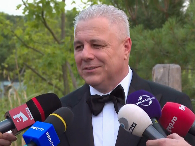 GALERIE FOTO: Nașul Marius Șumudică, discurs emoționant la nunta lui ...