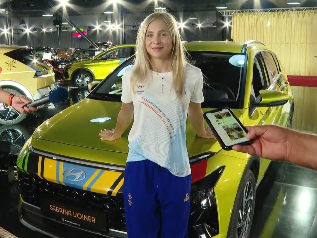 Sportivii cu două medalii olimpice au primit două mașini din partea lui ...